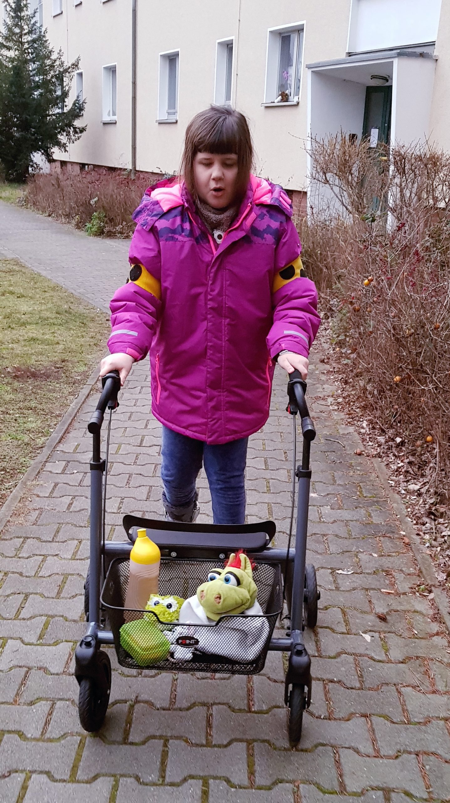 Rollator – Auf zur nächsten Runde – Gemeinsam gegen Kinderdemenz Rollator – Auf zur nächsten Runde – Gemeinsam gegen Kinderdemenz